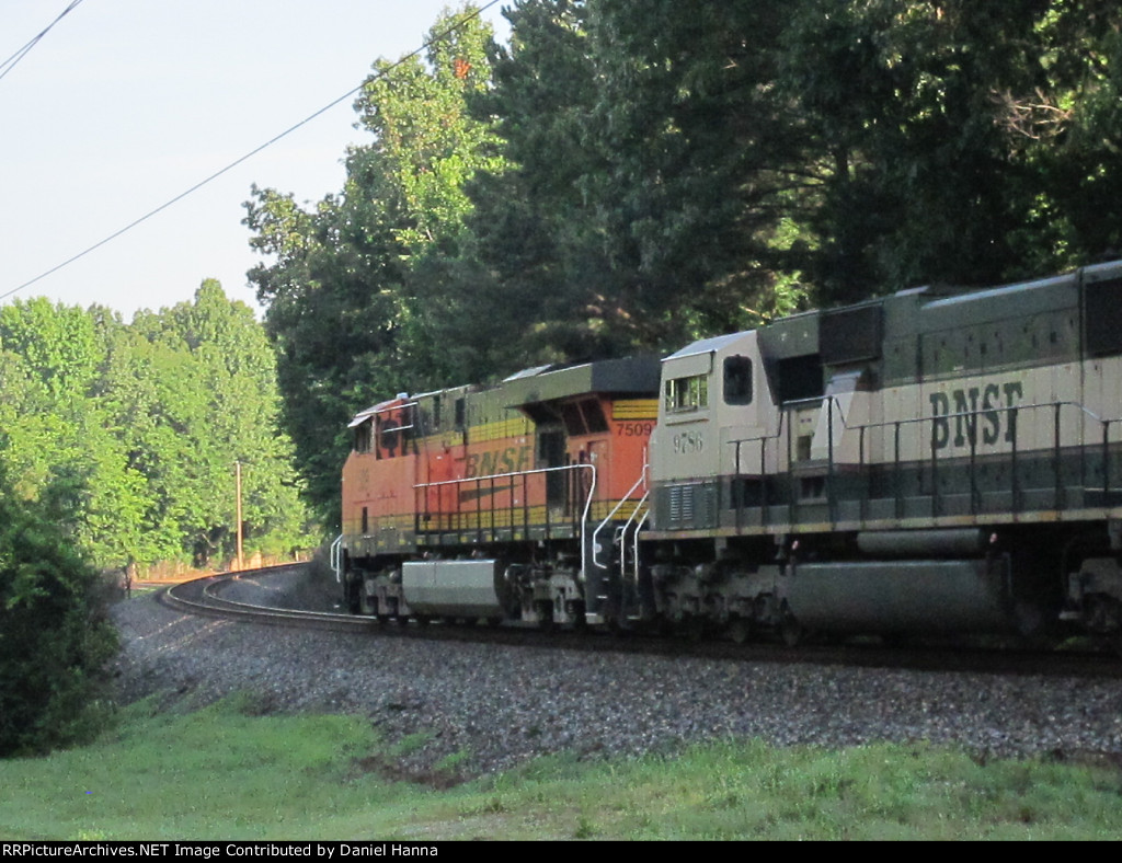 BNSF 7509 and 9786